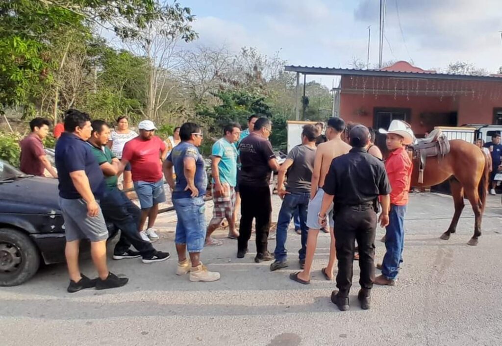 Caballo desbocado causa lesiones a niño en Seyé